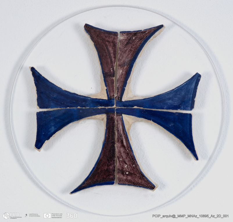 Cruz - Insígnia da Ordem da Santissima Trindade - Arquivo online do PATRIMÓNIO CULTURAL, I.P.